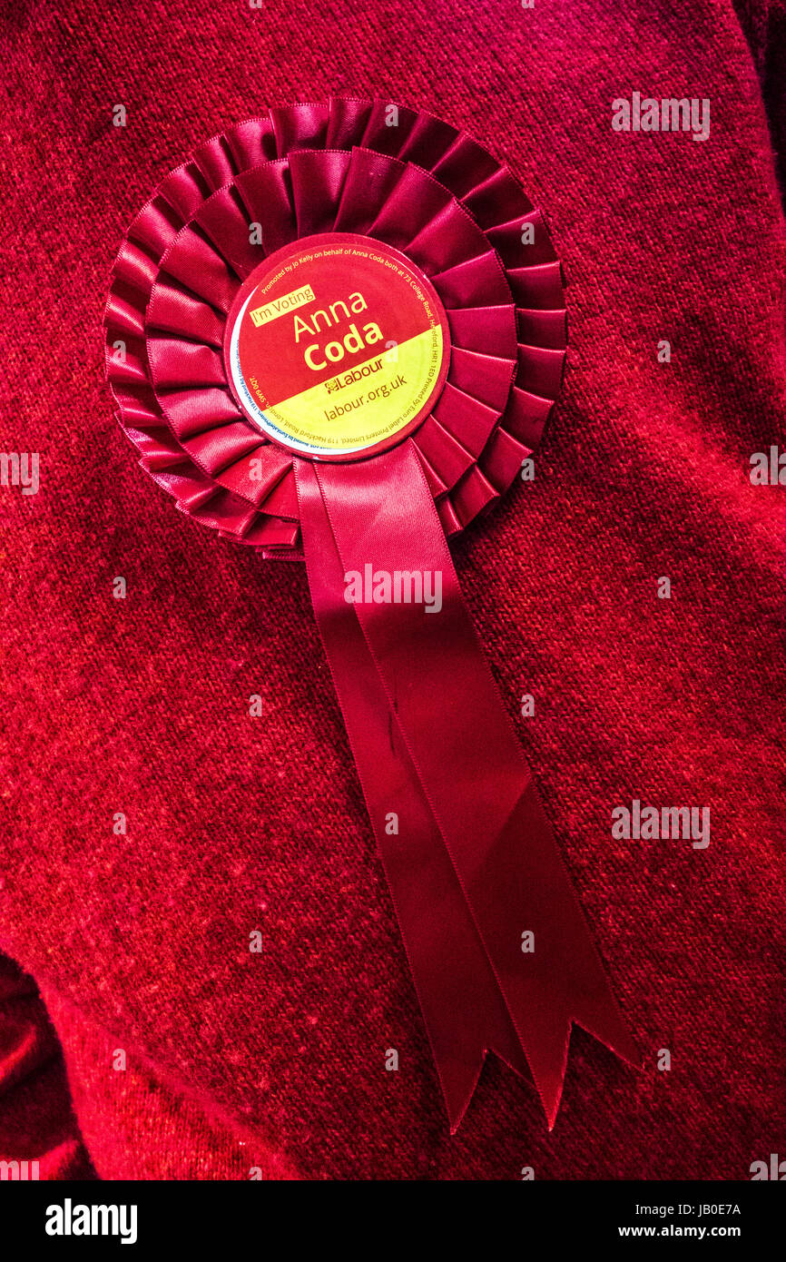 Uk and general election and rosette hi-res stock photography and images ...