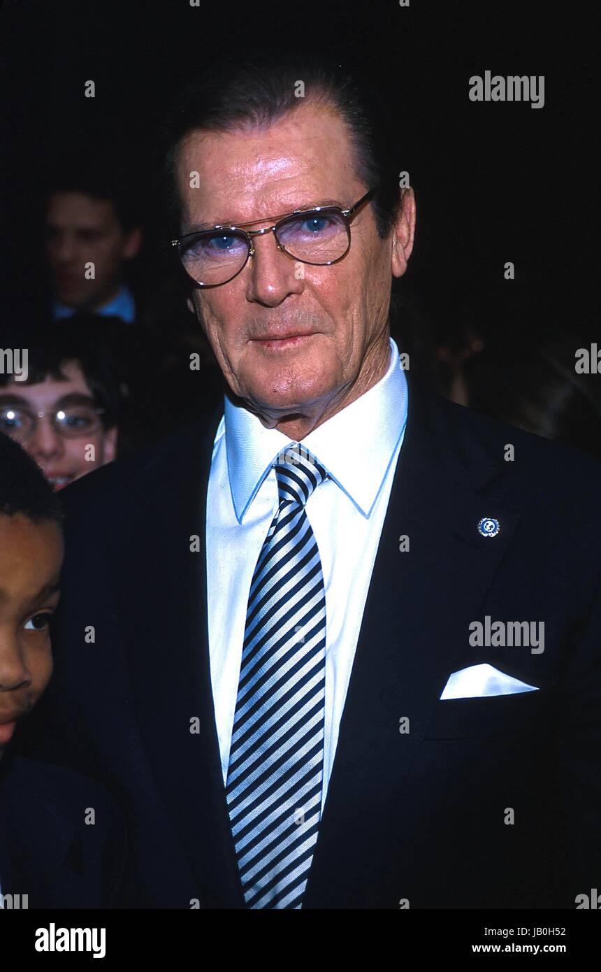 File Photo. 23rd May, 2017. Actor Sir ROGER MOORE, best known for ...