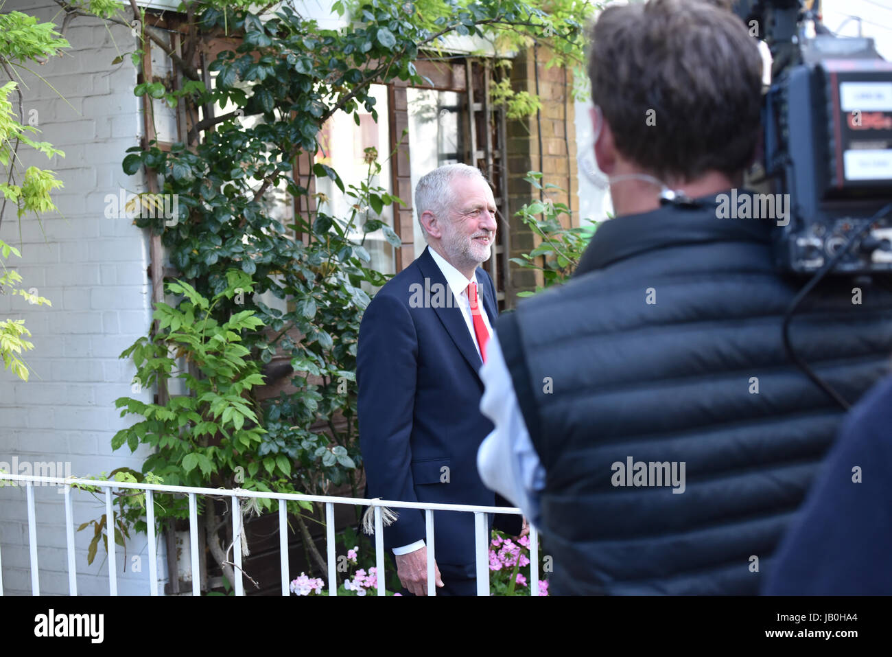 At her home in islington hi-res stock photography and images - Alamy