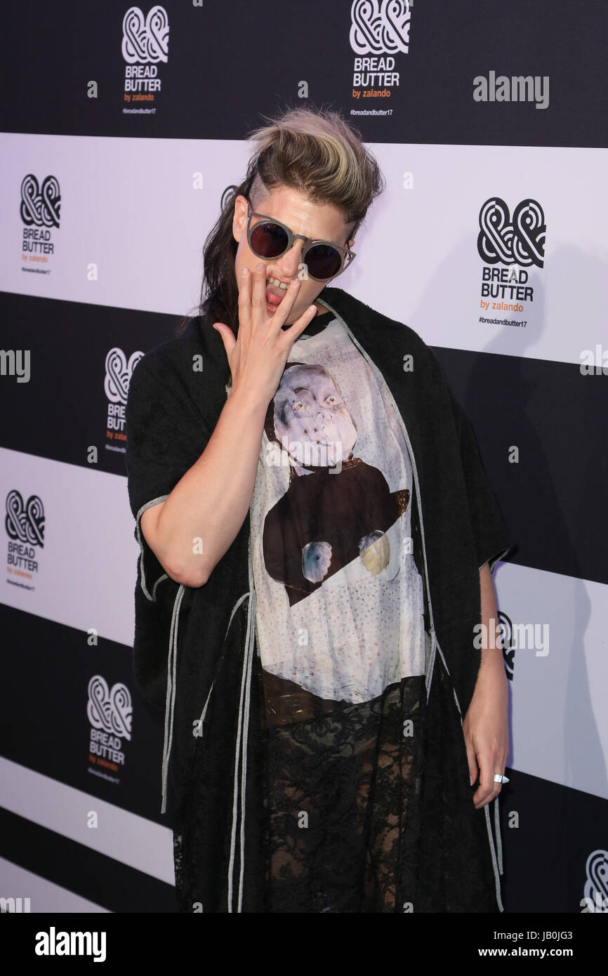 Christopher guest _06 red carpet event hi-res stock photography and ...