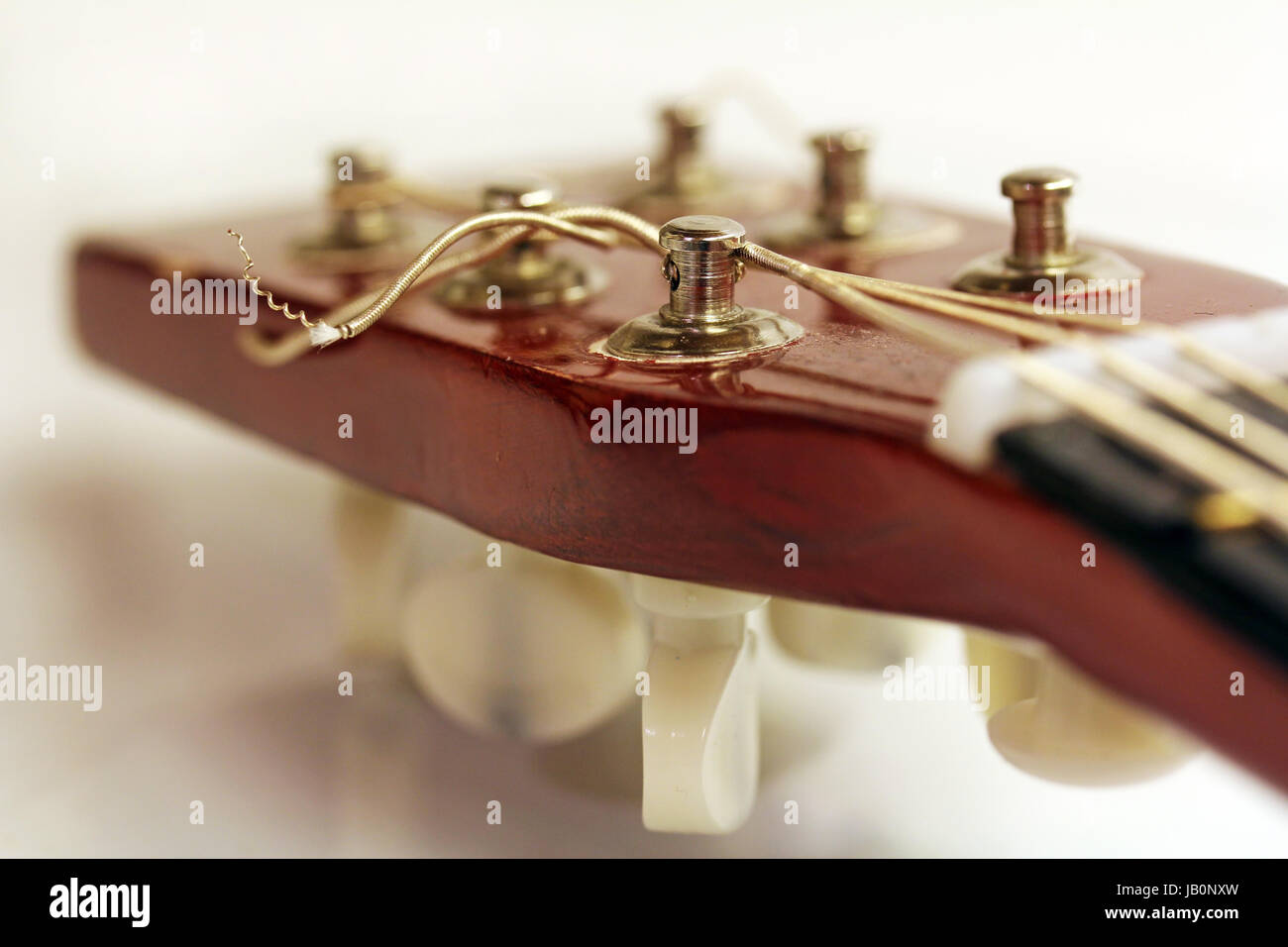 the broken guitar Stock Photo - Alamy
