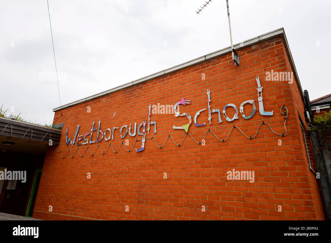 Primary school building hi-res stock photography and images - Alamy
