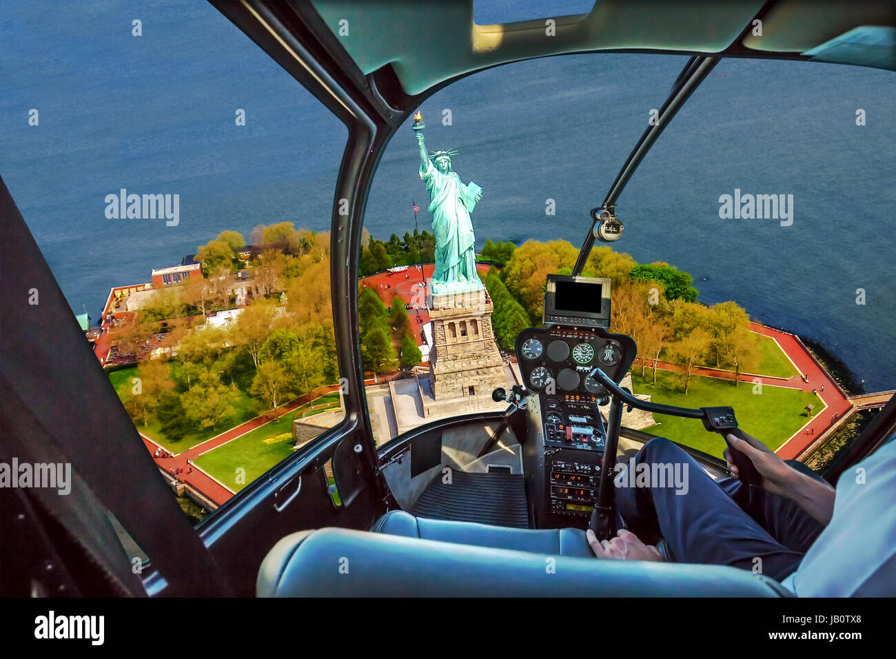 Helicopter cockpit new york hi-res stock photography and images - Alamy