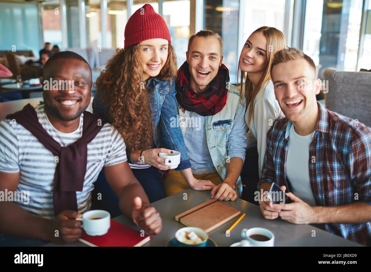 Young friends working out hi-res stock photography and images - Alamy