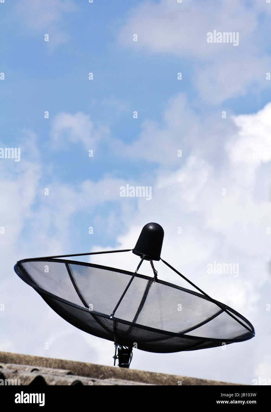 Satellite link up hi-res stock photography and images - Alamy