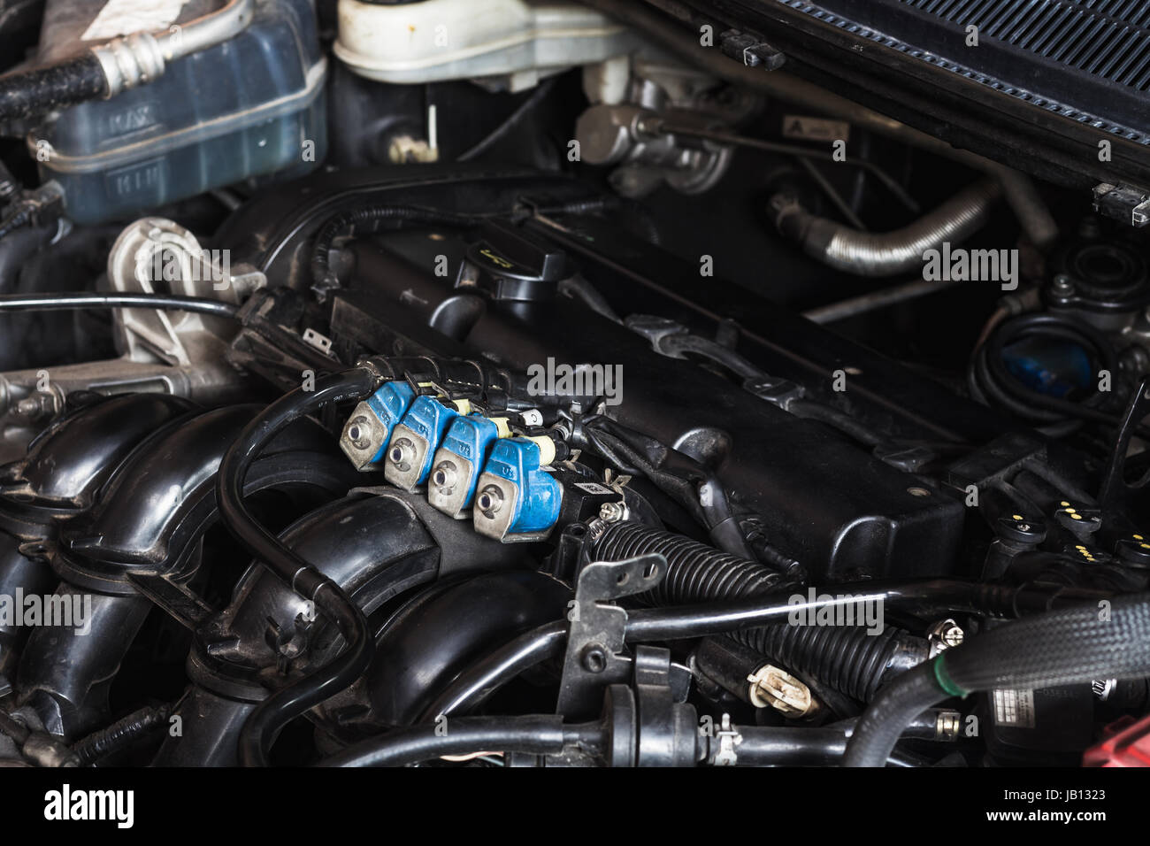 Car fuel injection system hi-res stock photography and images - Alamy
