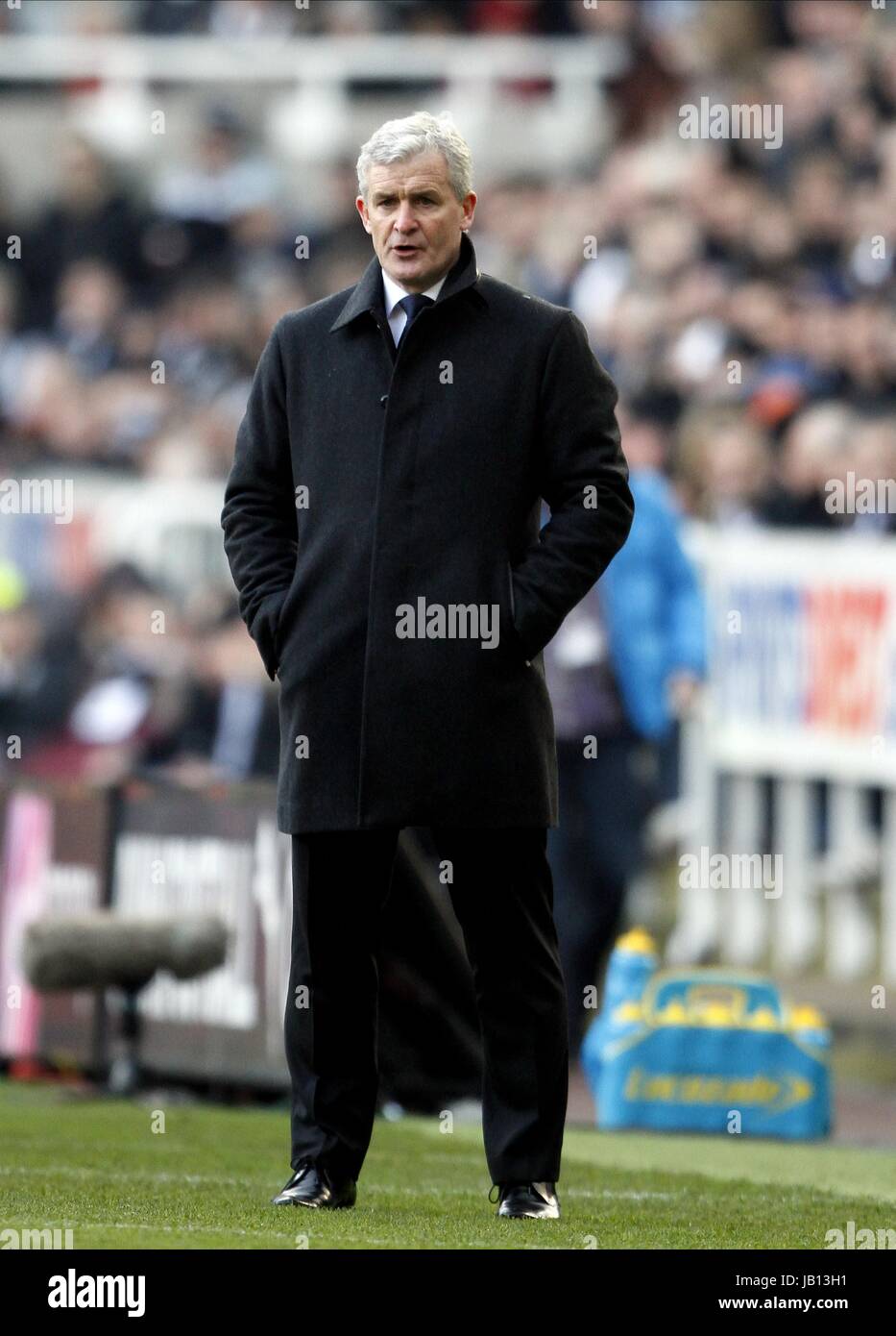 MARK HUGHES QPR FC MANAGER SPORTS DIRECT ARENA NEWCASTLE ENGLAND 15 ...