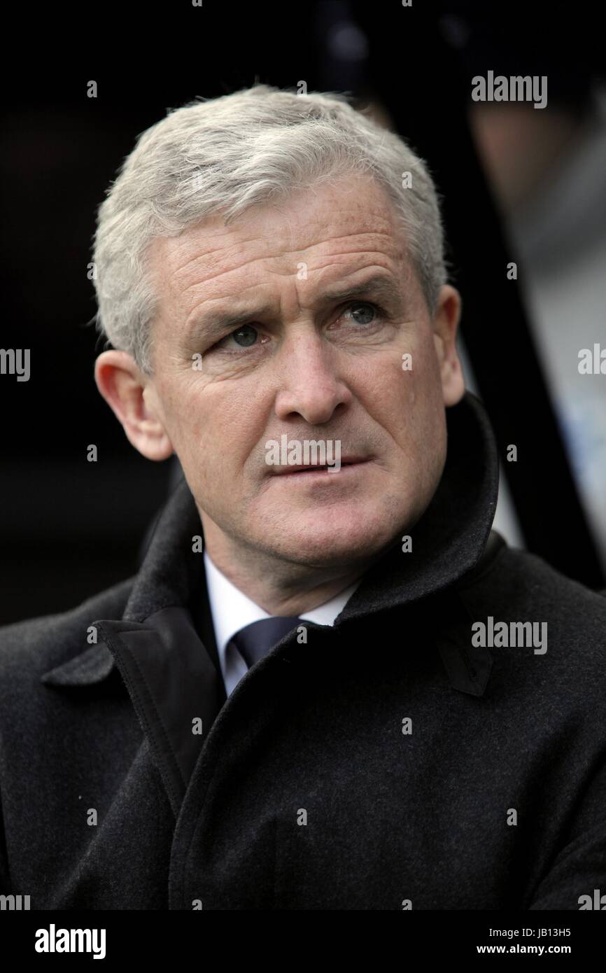 MARK HUGHES NEWCASTLE UNITED V QPR FC SPORTS DIRECT ARENA NEWCASTLE ...