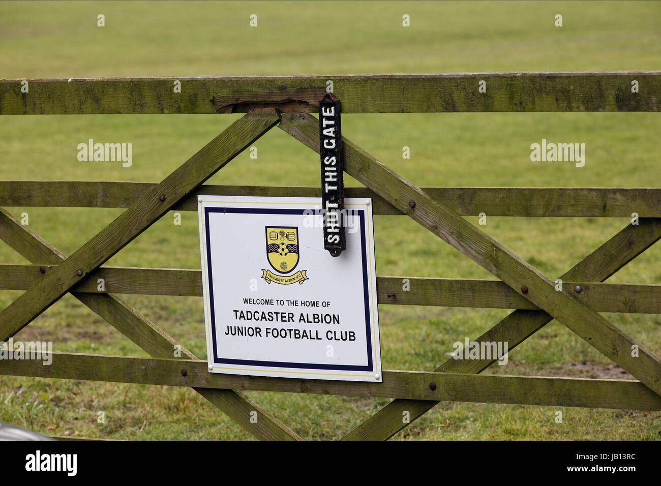 TADCASTER ALBION GATE SIGN TADCASTER ALBION JUNIOR TADCASTER ALBION ...