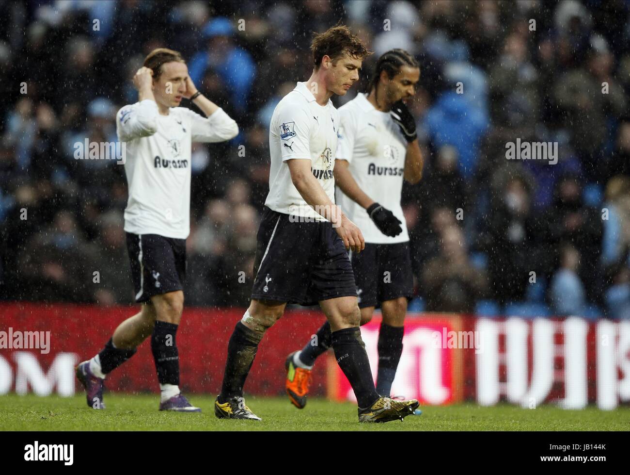 SCOTT PARKER & TEAM TRUDGE OFF MANCHESTER CITY V SPURS FC ETIHAD ...