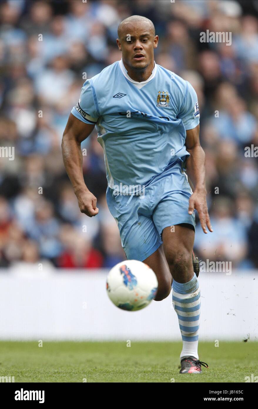 VINCENT KOMPANY MANCHESTER CITY FC MANCHESTER CITY FC ETIHAD STADIUM ...
