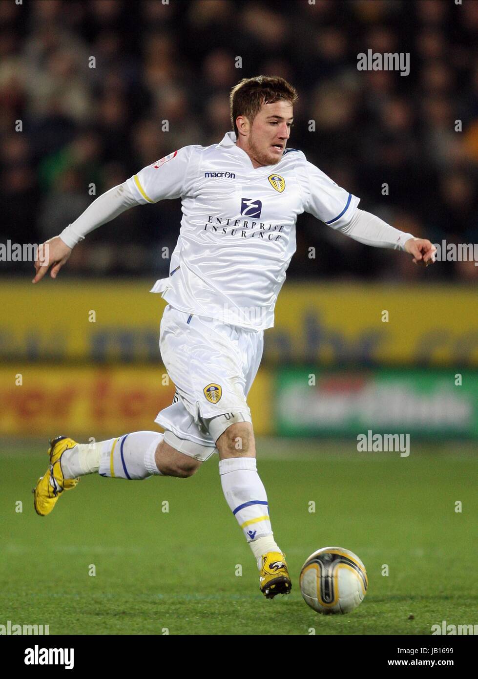 ROSS MCCORMACK LEEDS UNITED FC LEEDS UNITED FC KC STADIUM HULL ENGLAND ...