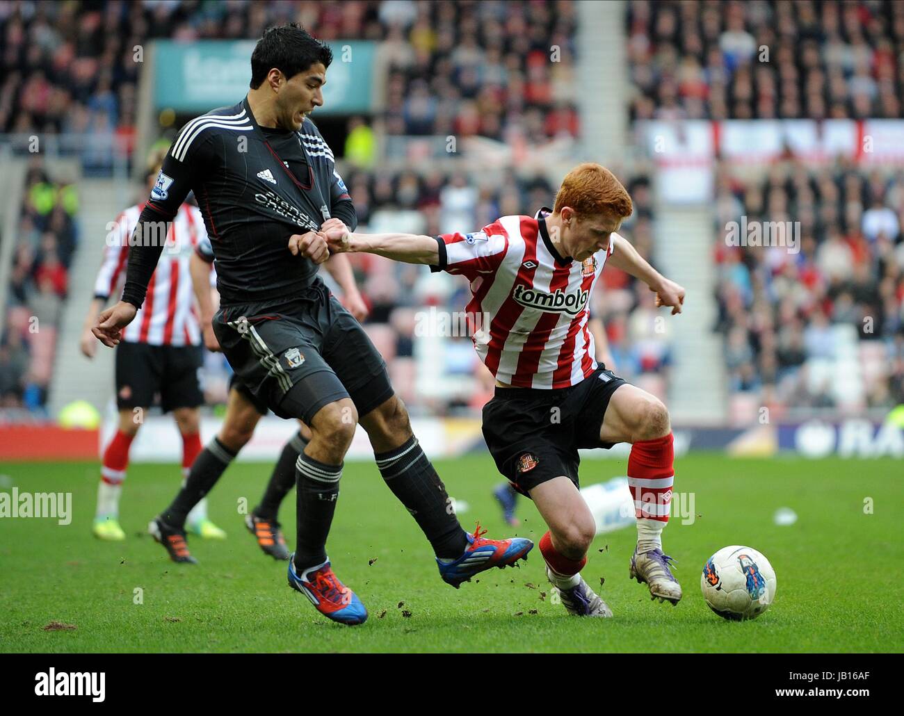 LUIS SUAREZ & JACK COLBACK SUNDERLAND V LIVERPOOL STADIUM OF LIGHT ...