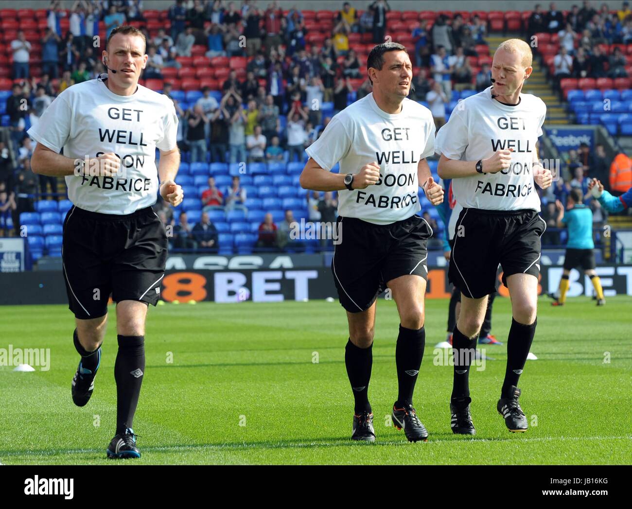 Warm up referee hi-res stock photography and images - Alamy
