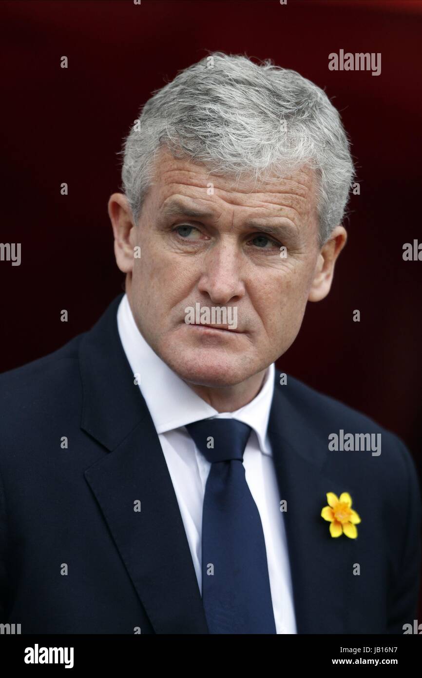 MARK HUGHES QPR FC MANAGER STADIUM OF LIGHT SUNDERLAND ENGLAND 24 March ...