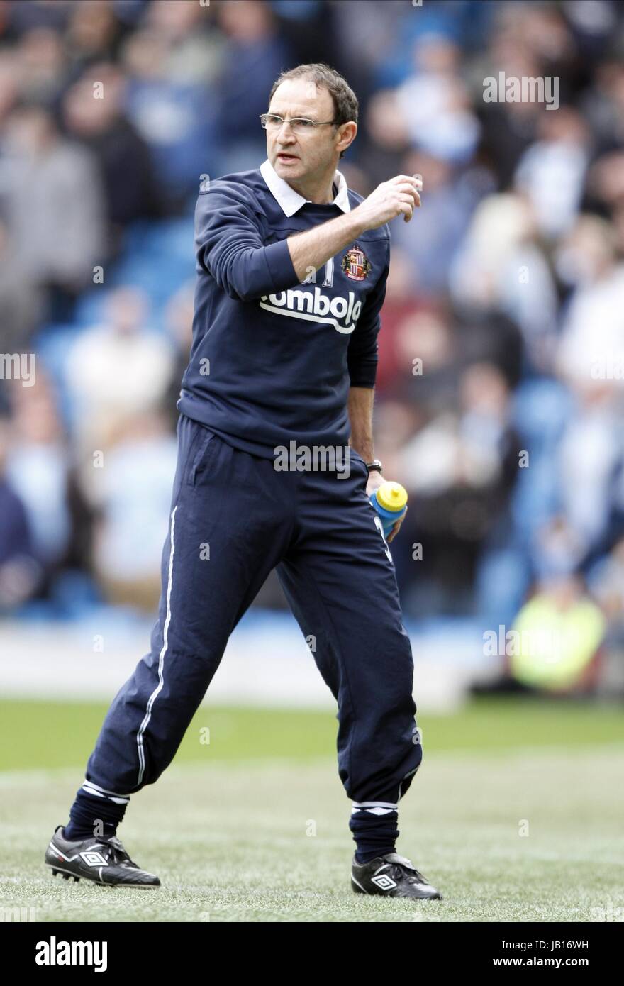 MARTIN O'NEILL WATCHES BENDTNE MANCHESTER CITY V SUNDERLAND F ETIHAD ...