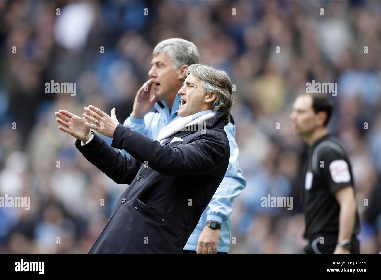 ROBERTO MANCINI & BRIAN KIDD MANCHESTER CITY V SUNDERLAND F ETIHAD ...