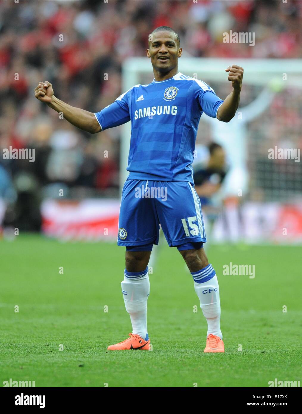 FLORENT MALOUDA CELEBRATES AT CHELSEA FC WEMBLEY STADIUM LONDON ENGLAND ...