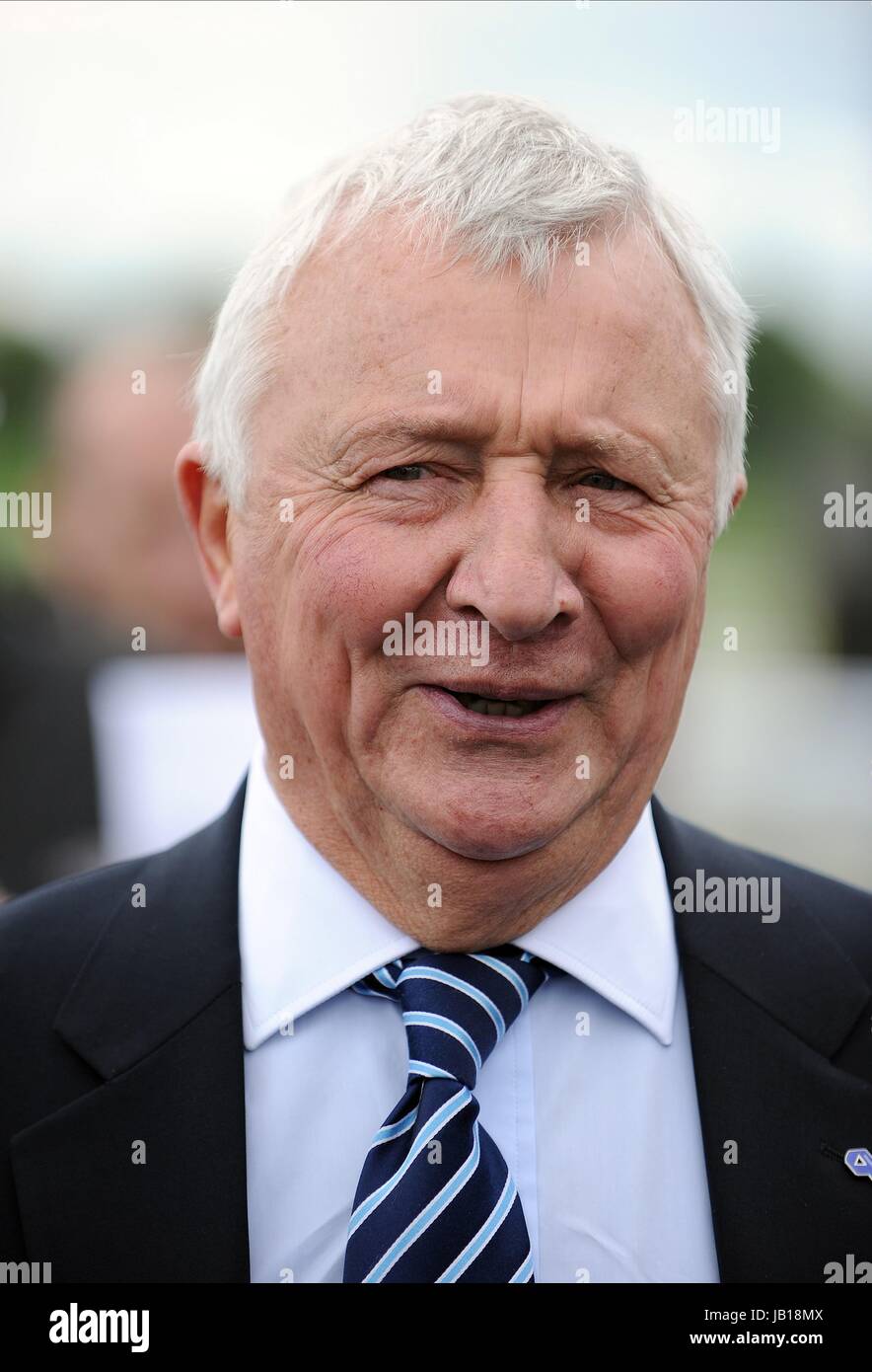 Mike summerbee hi-res stock photography and images - Alamy