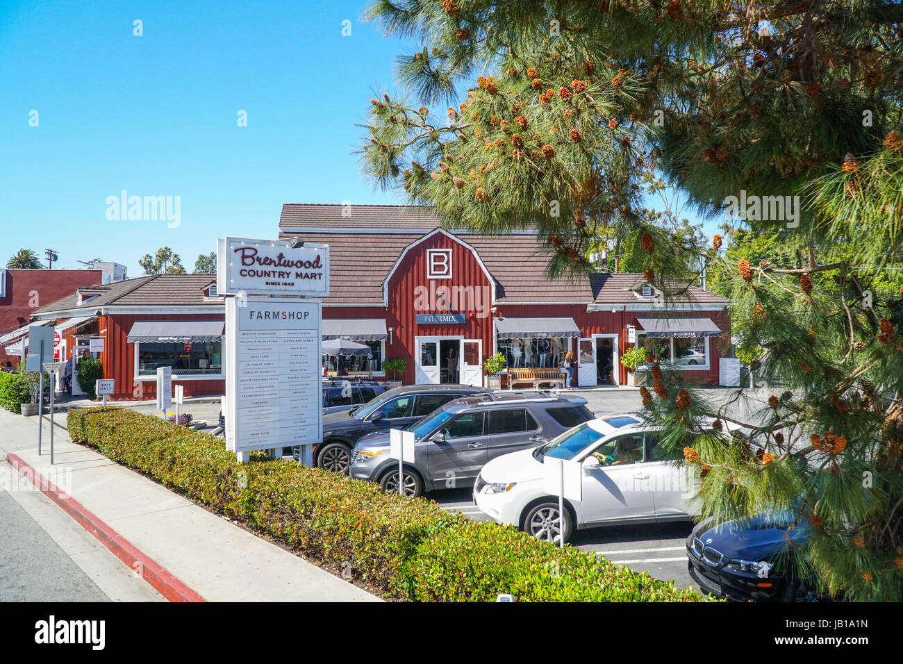 Famous Brentwood Country Market in Los Angeles - LOS ANGELES ...
