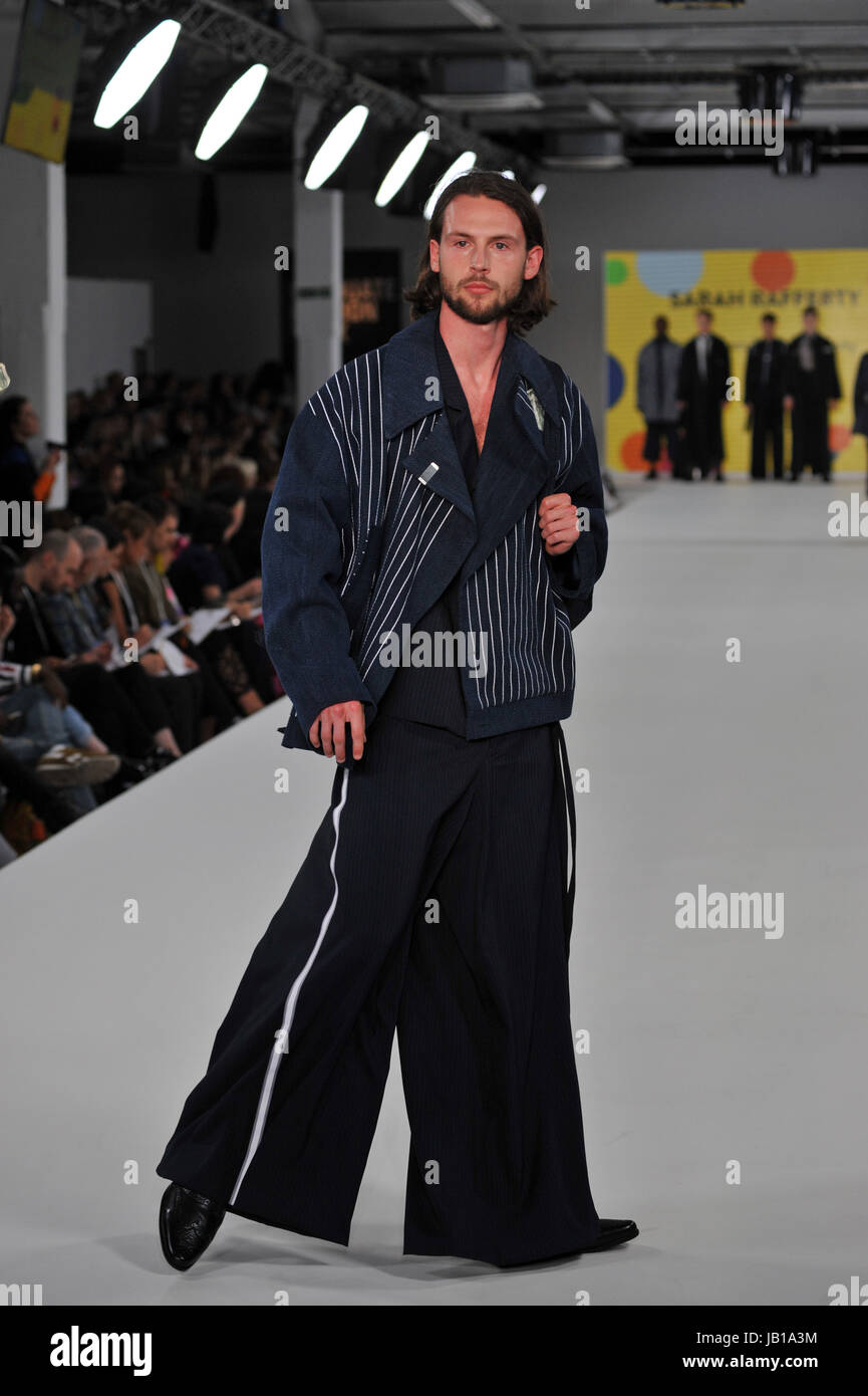 Sarah rafferty london hi-res stock photography and images - Alamy