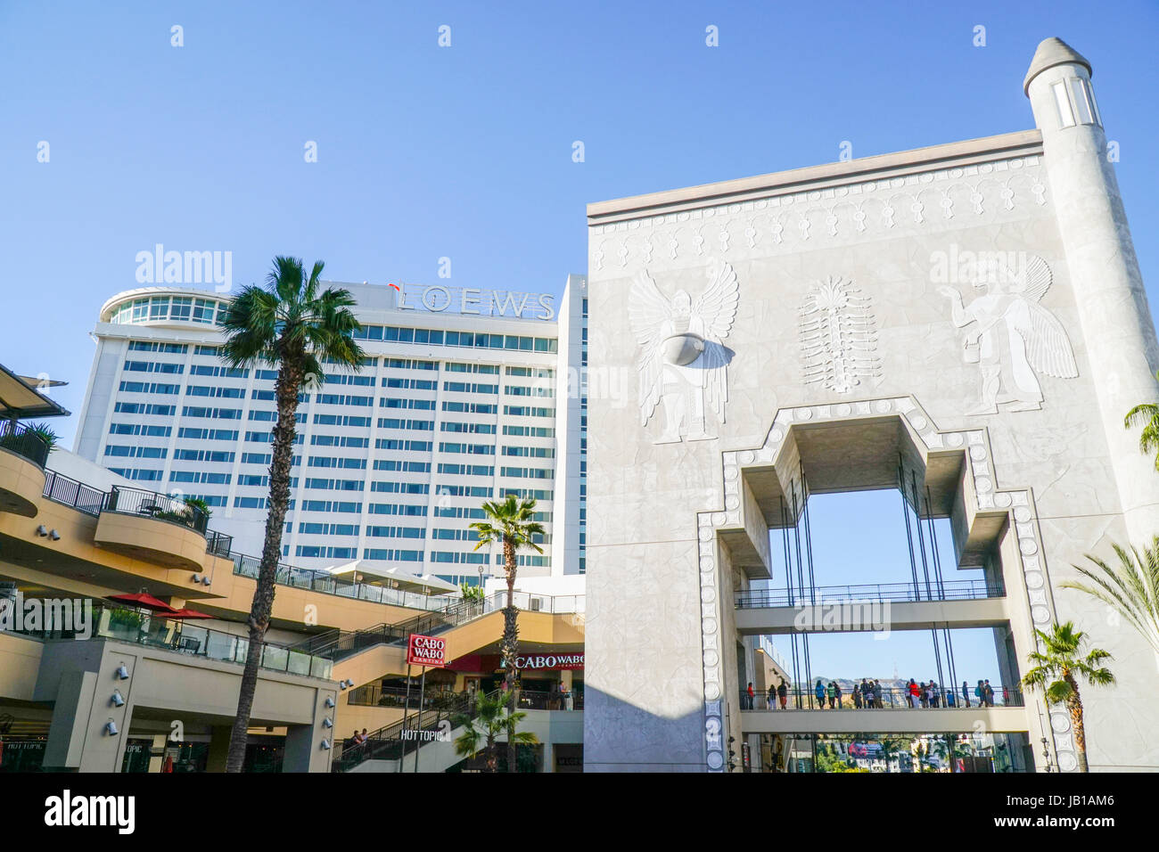 The gate at Babylon Court Yard - Hollywood and Highland - LOS ANGELES ...