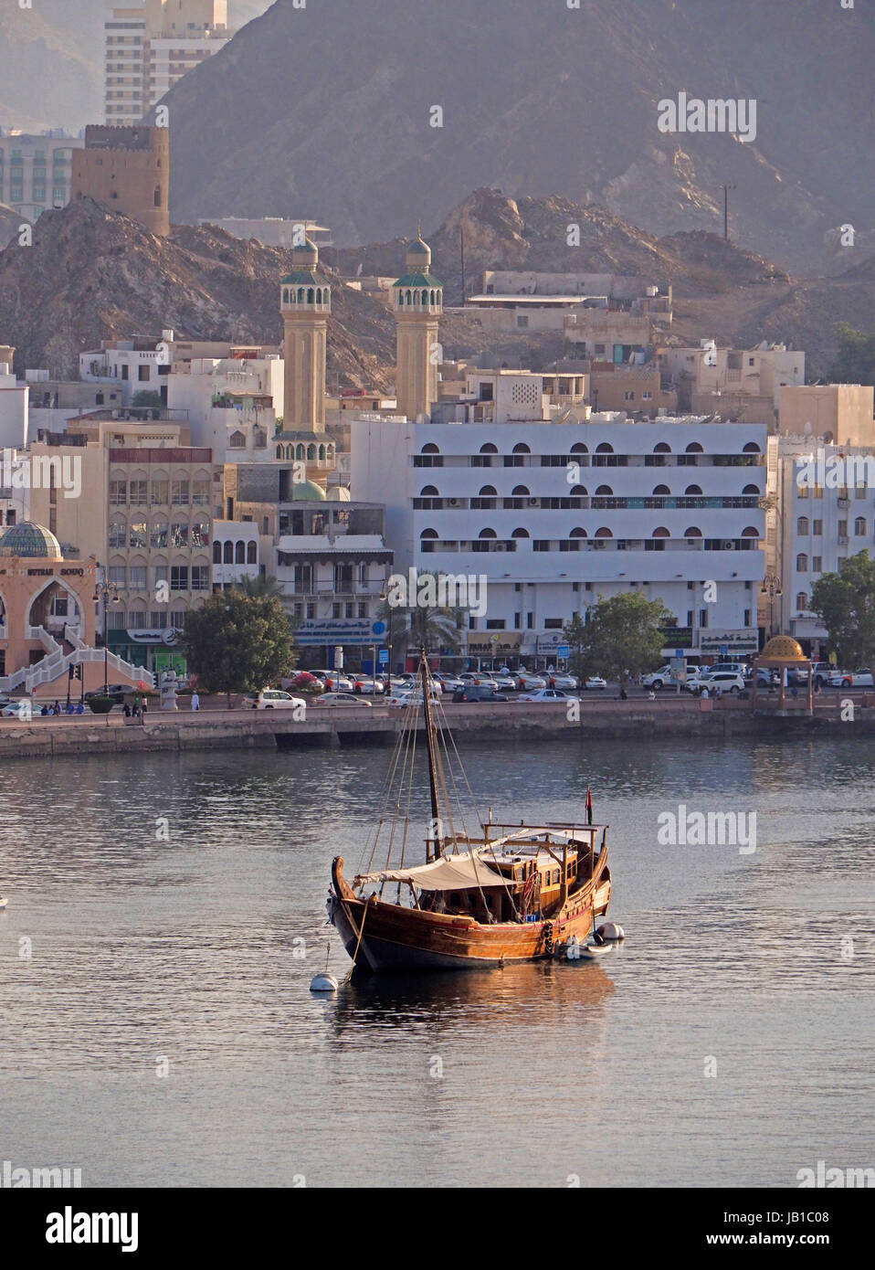 Traditional arab dhow hi-res stock photography and images - Alamy