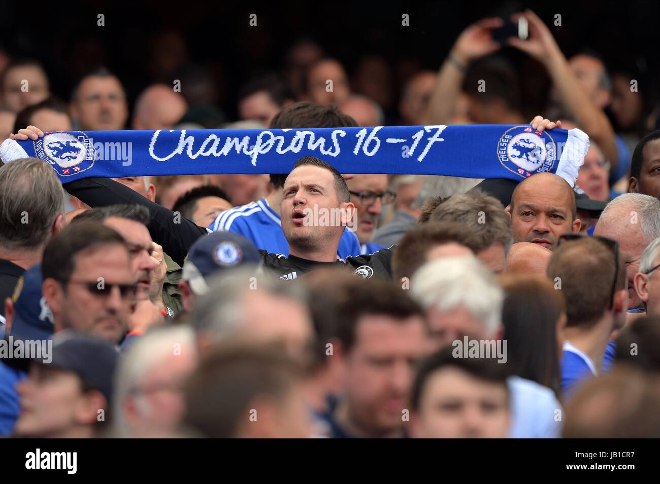 CHELSEA FANS CHELSEA V SUNDERLAND STAMFORD BRIDGE STADIUM LONDON ...