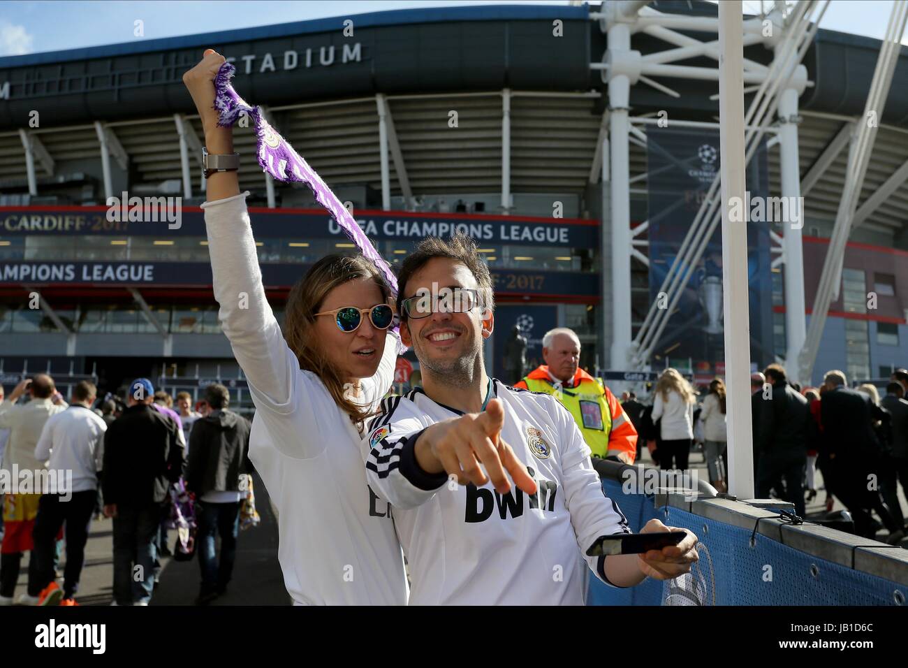Real madrid fans hi-res stock photography and images - Alamy