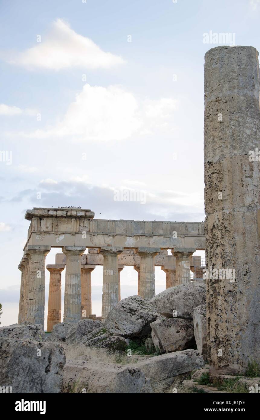 Archaeological area of Selinunte in Sicily Stock Photo - Alamy
