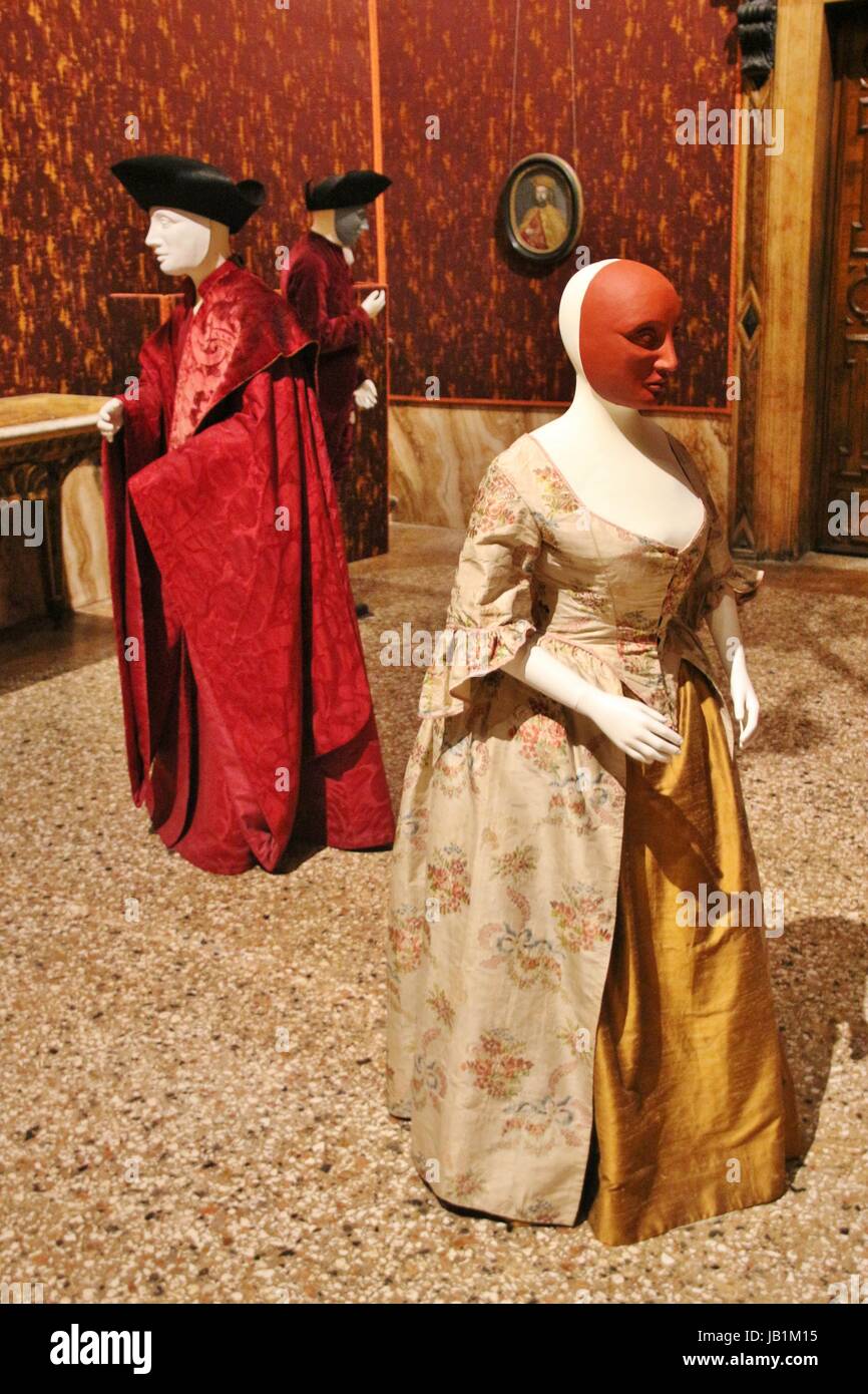 Typical costumes for aristocrats in Venice between 1700 and 1750 ...