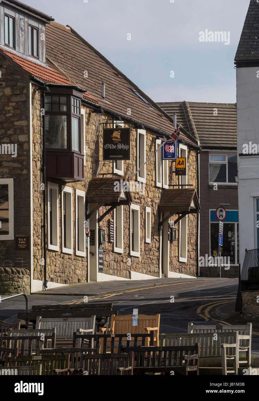 The Old Ship hotel and inn, Seahouses harbour, Northumberland Stock ...