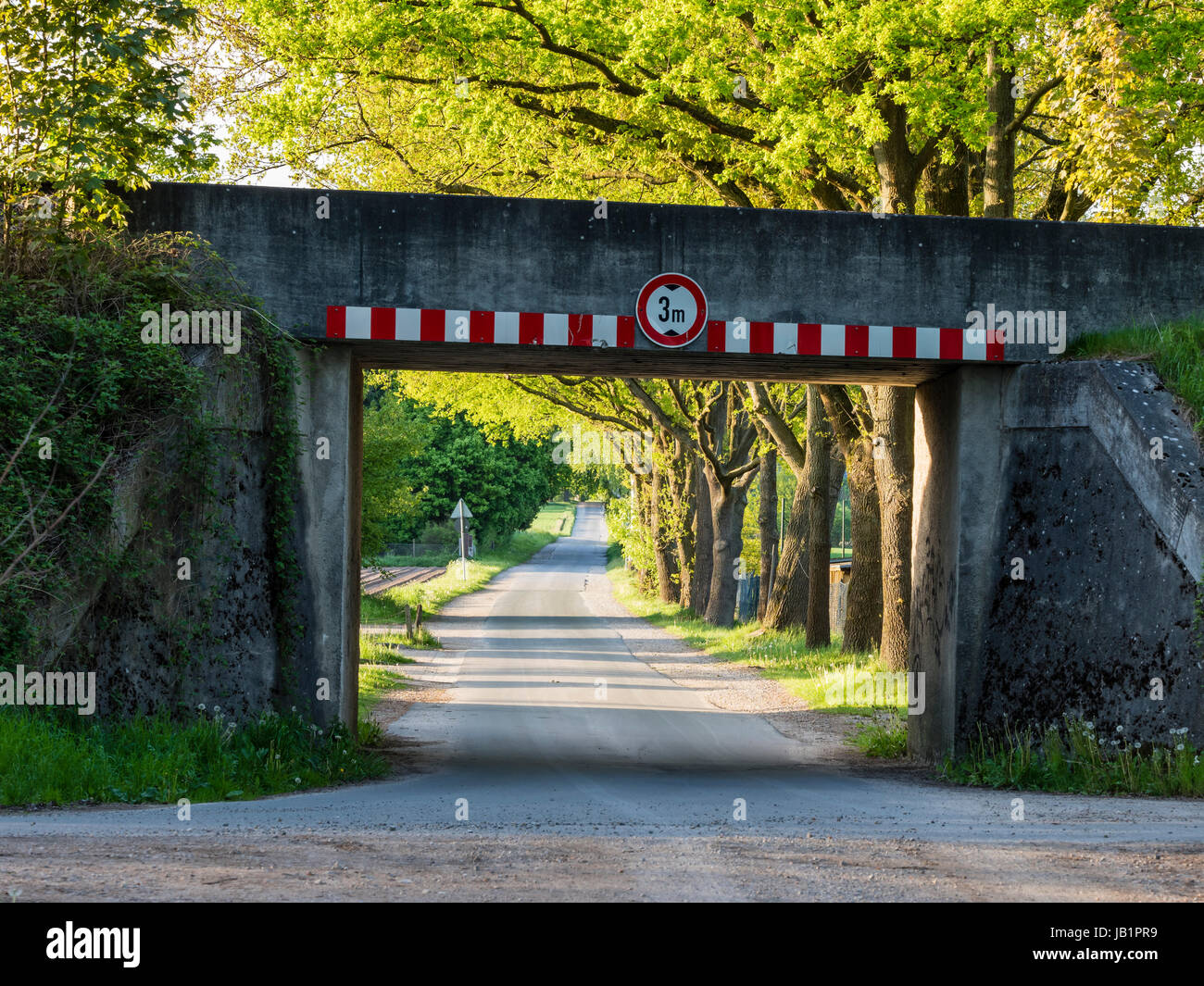 Rural railway bridge hi-res stock photography and images - Alamy