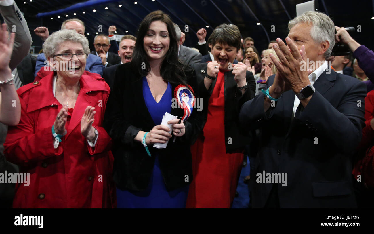 Former leader peter robinson cheer hi-res stock photography and images ...