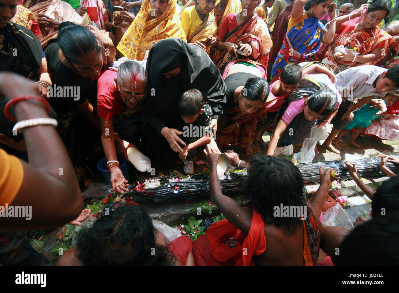 THE MYTH OF THE WORSHIP OF PAGOL NATH ( GOD) BUILT UP SURRUNDING A ...