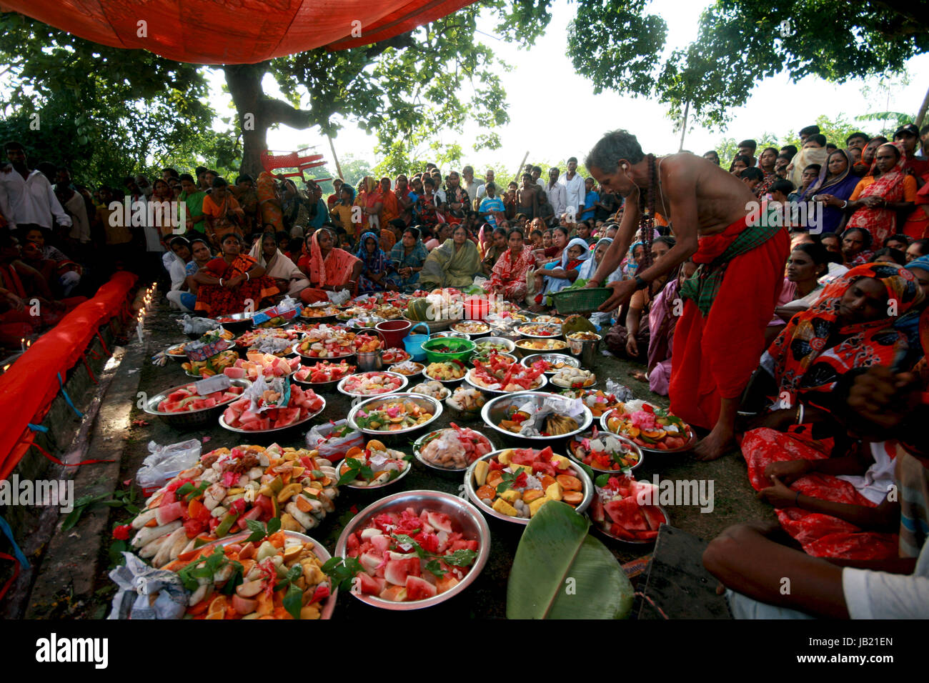 THE MYTH OF THE WORSHIP OF PAGOL NATH ( GOD) BUILT UP SURRUNDING A ...
