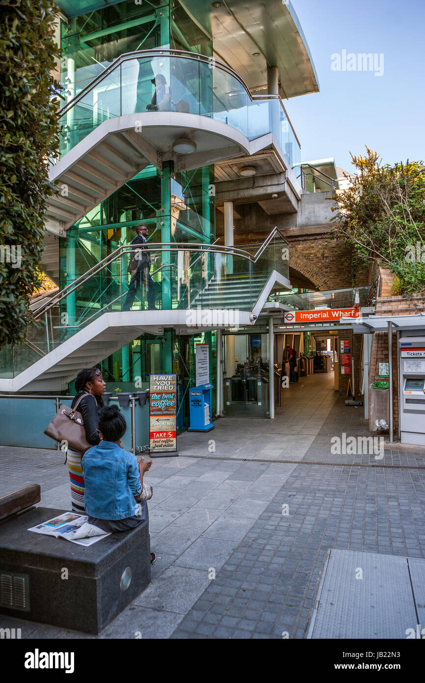 Imperial Wharf Railway Station, Fulham, London Stock Photo - Alamy