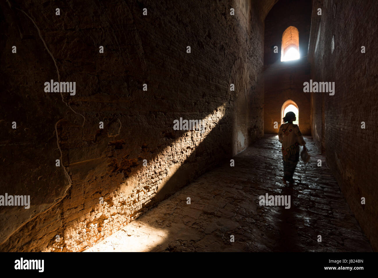 Temple pagoda interior buddhism hi-res stock photography and images - Alamy