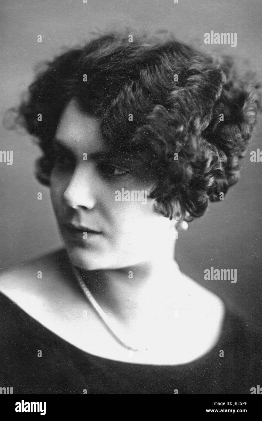 Professional portrait of Italian young woman (1930 about Stock Photo ...