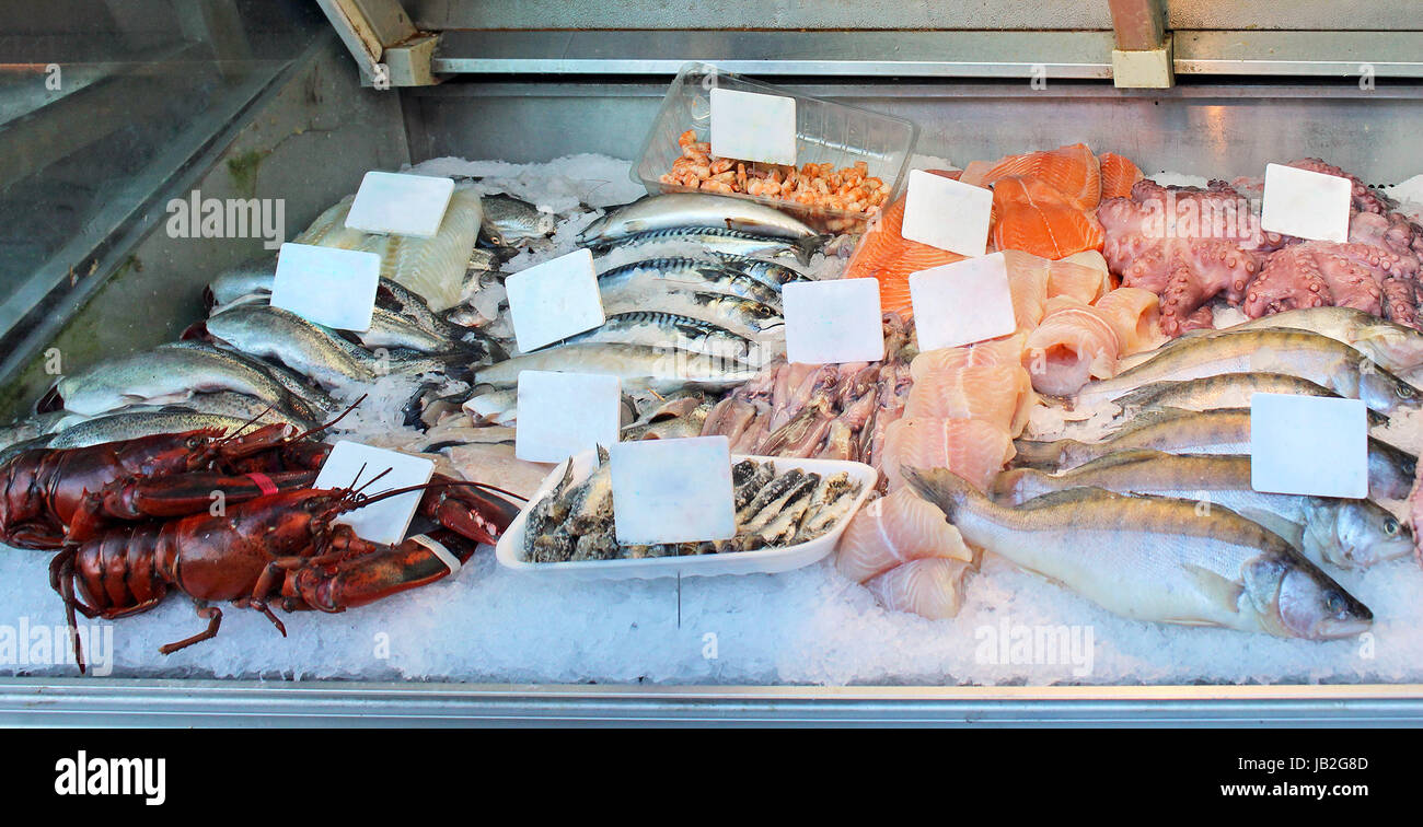 Market stall with freshly caught fish assortment Stock Photo - Alamy