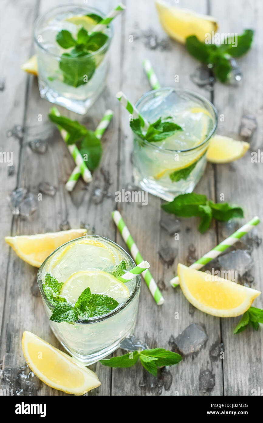 Chilled mint lemonade with mint leaves and fresh lemon Stock Photo - Alamy