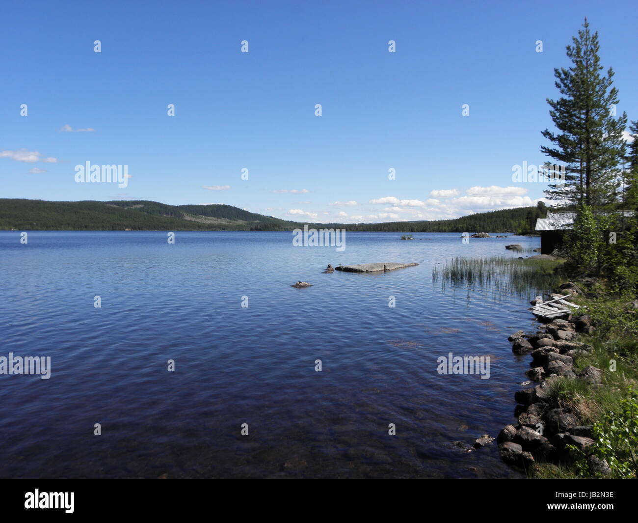 Norwegen - Idyllischer See Stock Photo - Alamy