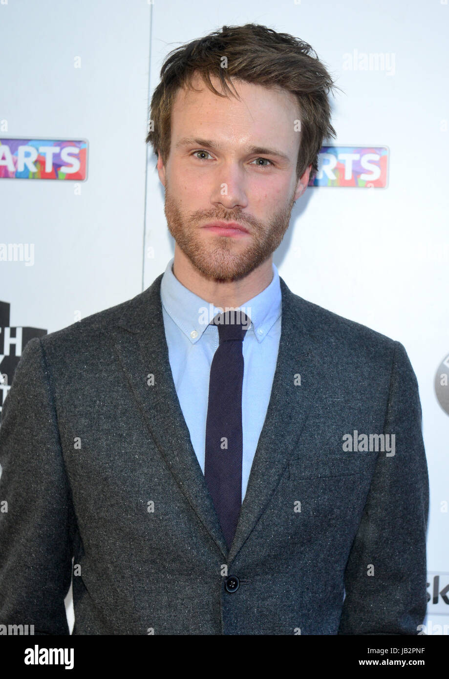 OIC - ENTSIMAGES.COM - Hugh Skinner at the South Bank Sky Arts Awards ...