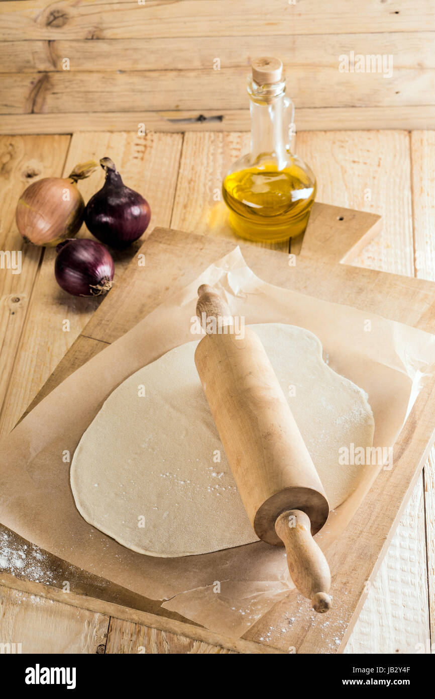 Pizza base paper hi-res stock photography and images - Alamy