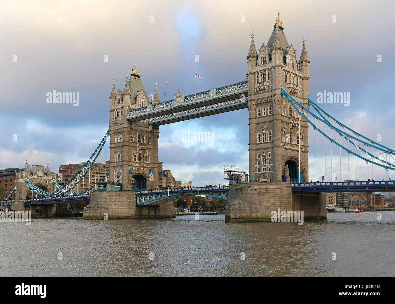 Average bridge hi-res stock photography and images - Alamy