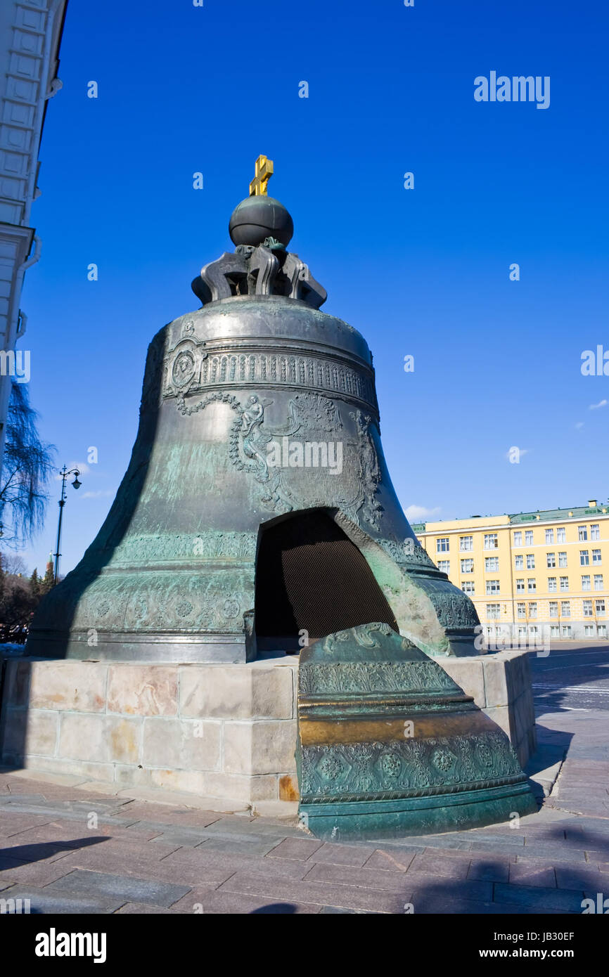 Tsar (king) Bell is the largest in the world, Moscow Kremlin, Russia ...