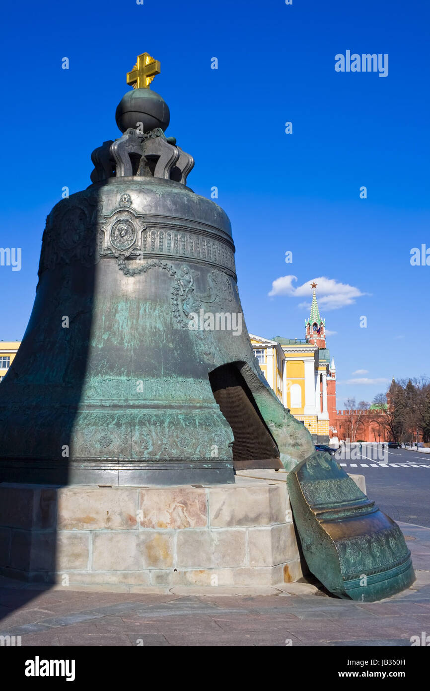 Tsar (king) Bell is the largest in the world, Moscow Kremlin, Russia ...