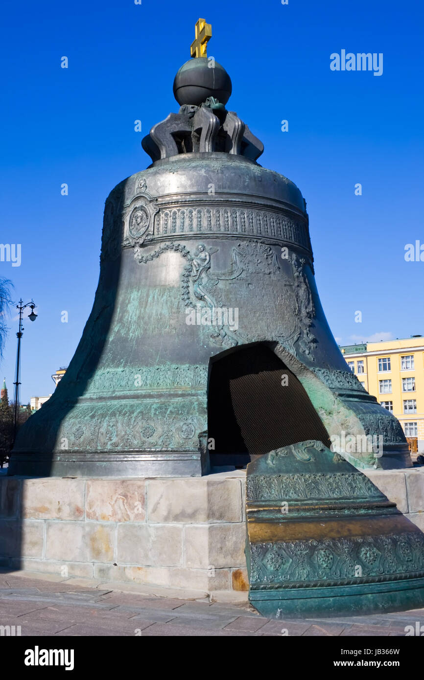 Tsar (king) Bell is the largest in the world, Moscow Kremlin, Russia ...