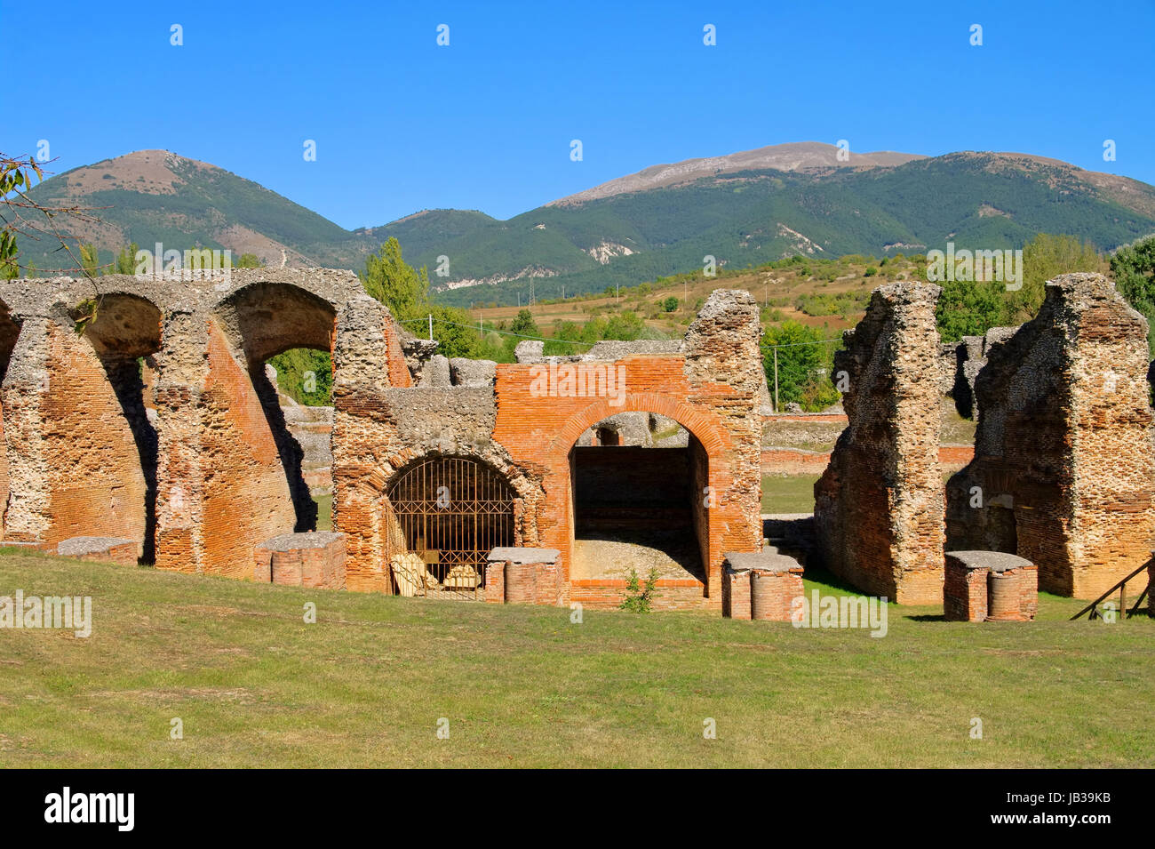 Amiternum Amphitheater - Amiternum amphitheatre 06 Stock Photo - Alamy