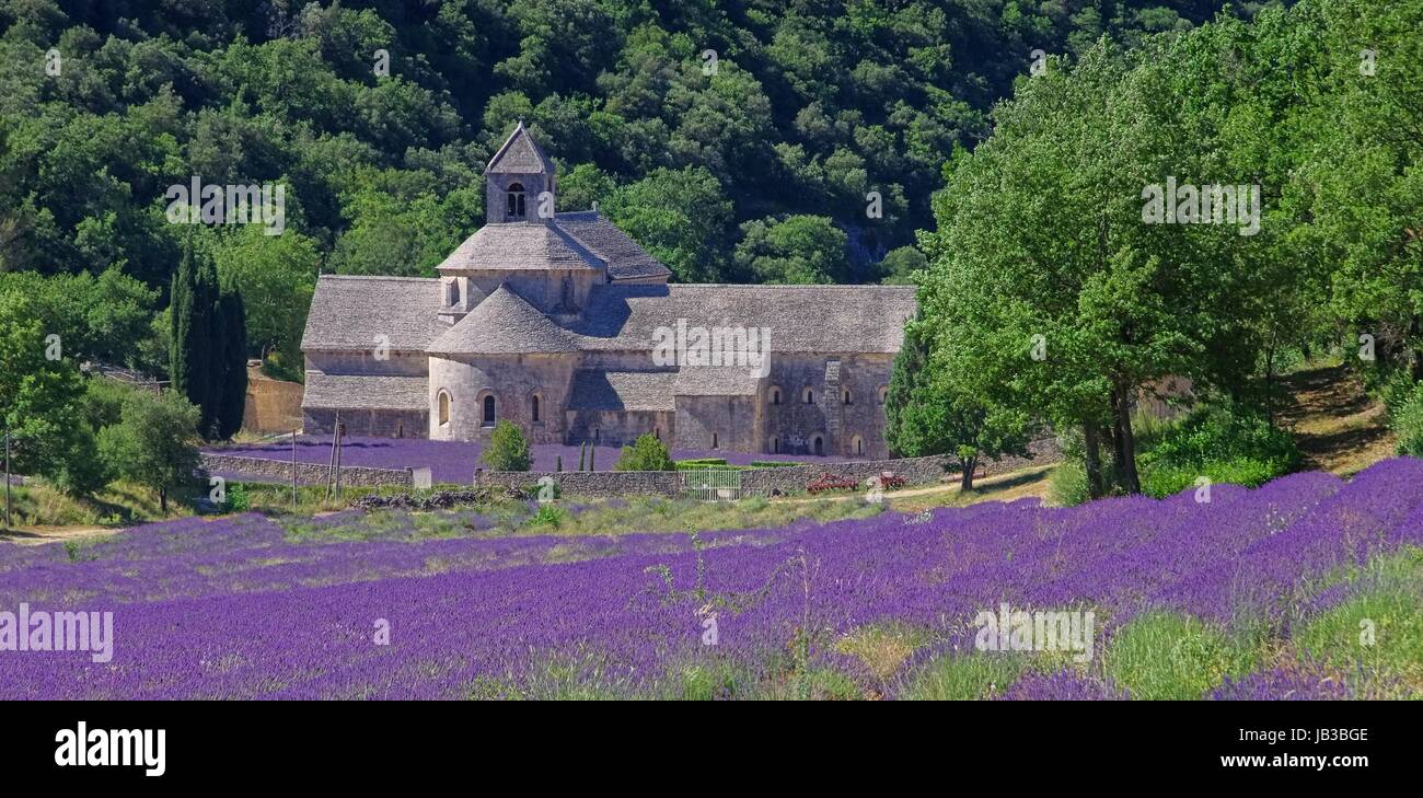 Lila church hi-res stock photography and images - Alamy